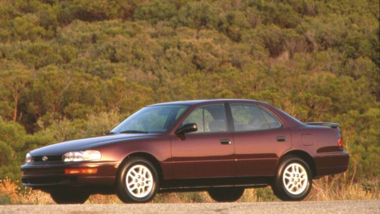 15 Vehicles You’d Swear Everyone Had in the '90s