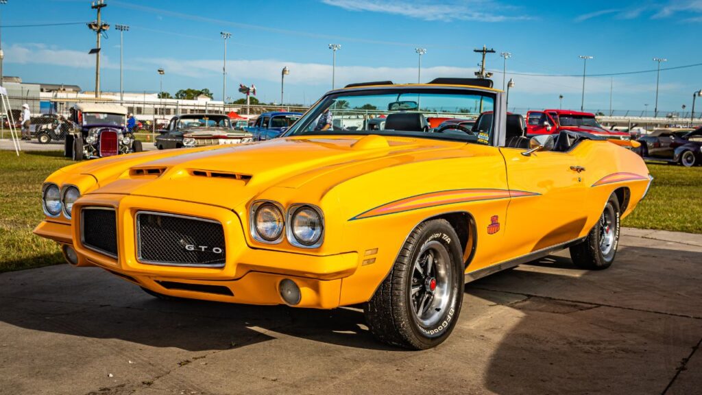 12 Legendary Muscle Cars Every Enthusiast Should Drive at Least Once