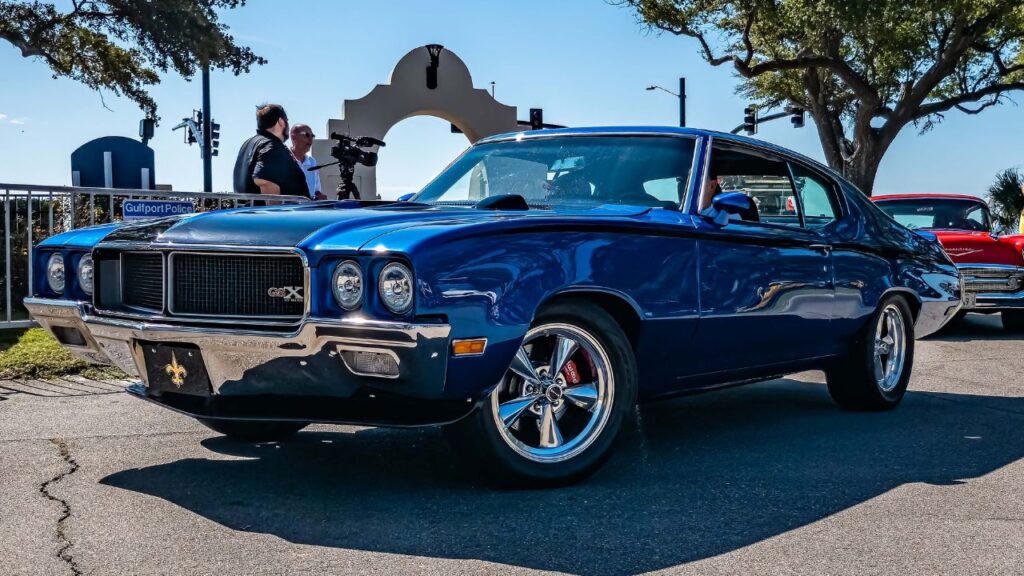 12 Legendary Muscle Cars Every Enthusiast Should Drive at Least Once