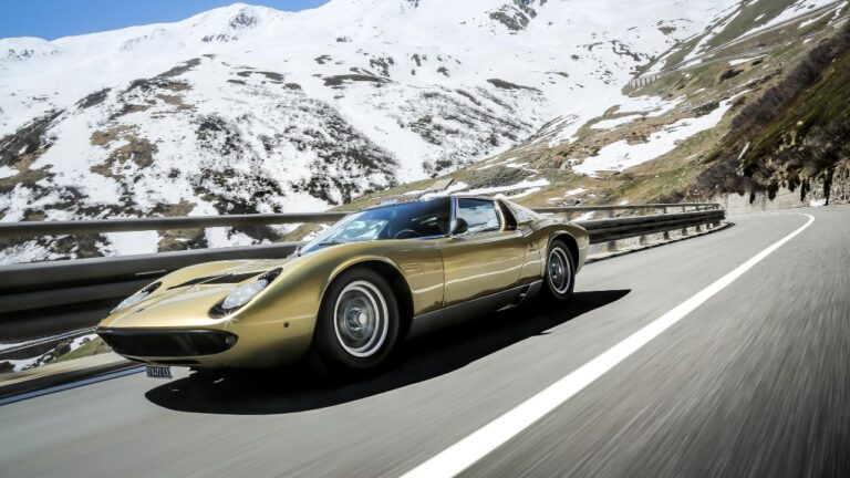 The 20 of the Coolest Vintage Cars Of All Time