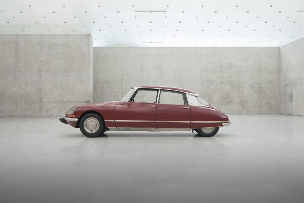 12 Strange Car Designs That Shouldn't Have Worked, But They Did