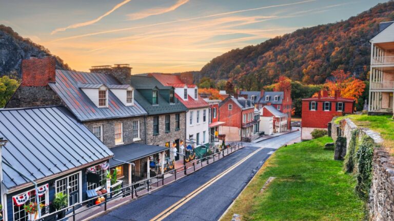20 Historic Cities That Bring Colonial America to Life