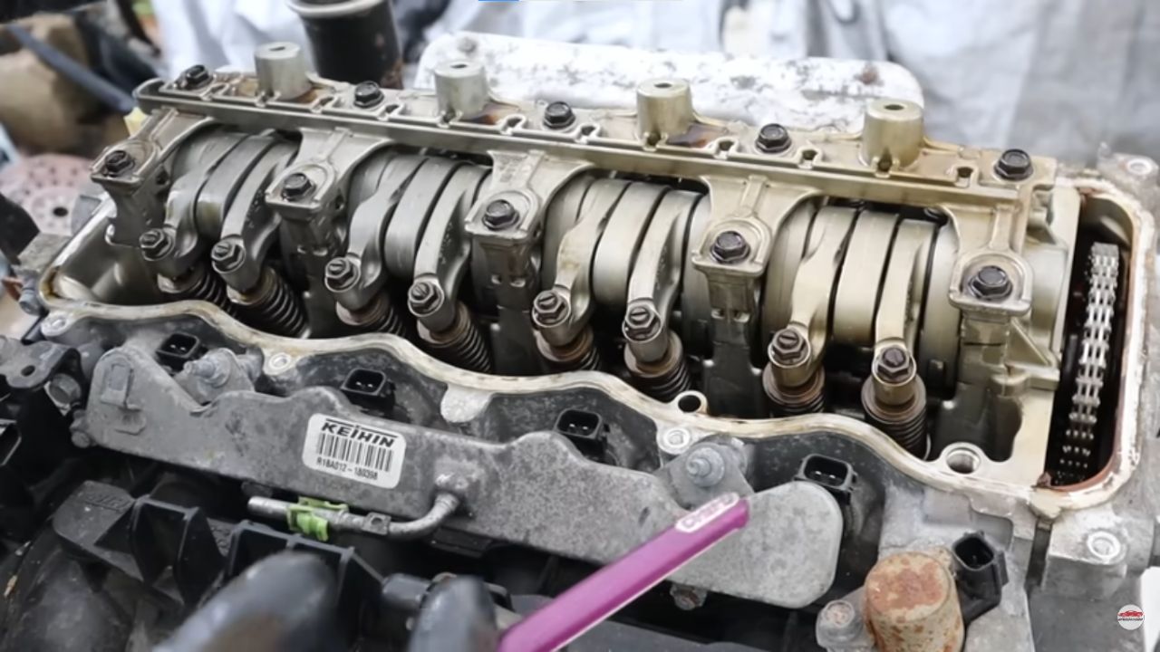 A High-Mileage Honda Civic Engine Gets Torn Apart and the Results Are ...