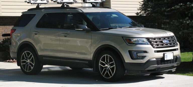 Rear suspension issue forces recall of more than 400,000 Ford Explorer SUVs