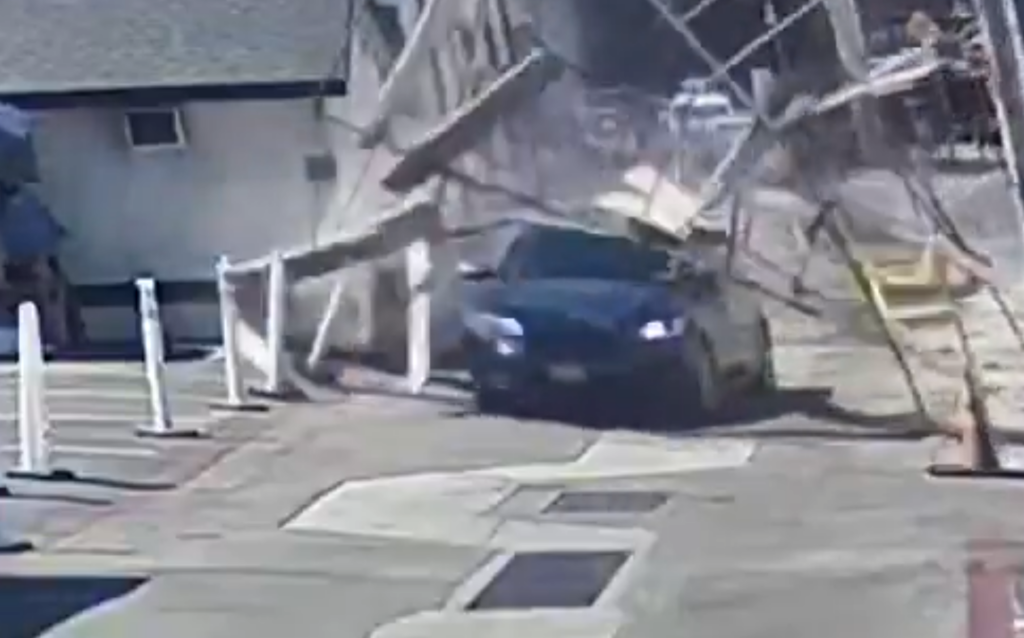 Drunk Driver Takes Out Entire Construction Scaffolding in Hermosa Beach ...