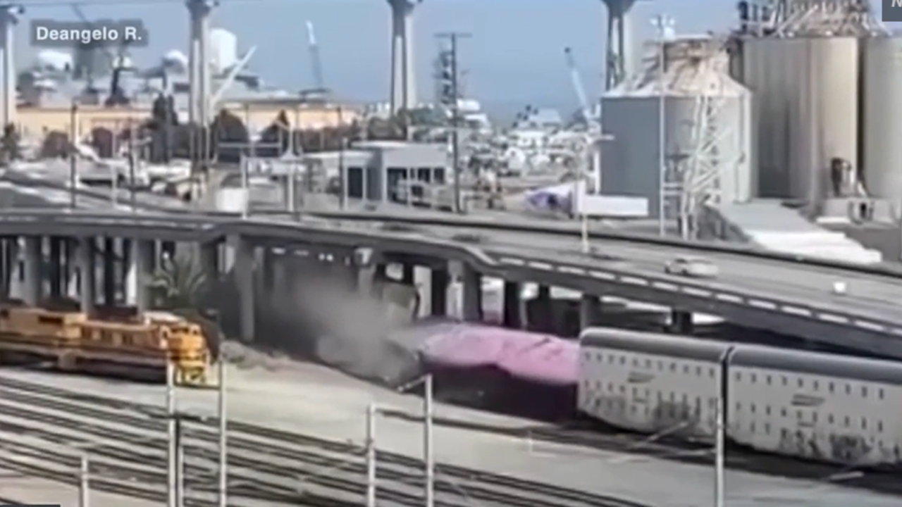 Video Captures Destruction: Train Carrying Automobiles Derails and Hits ...